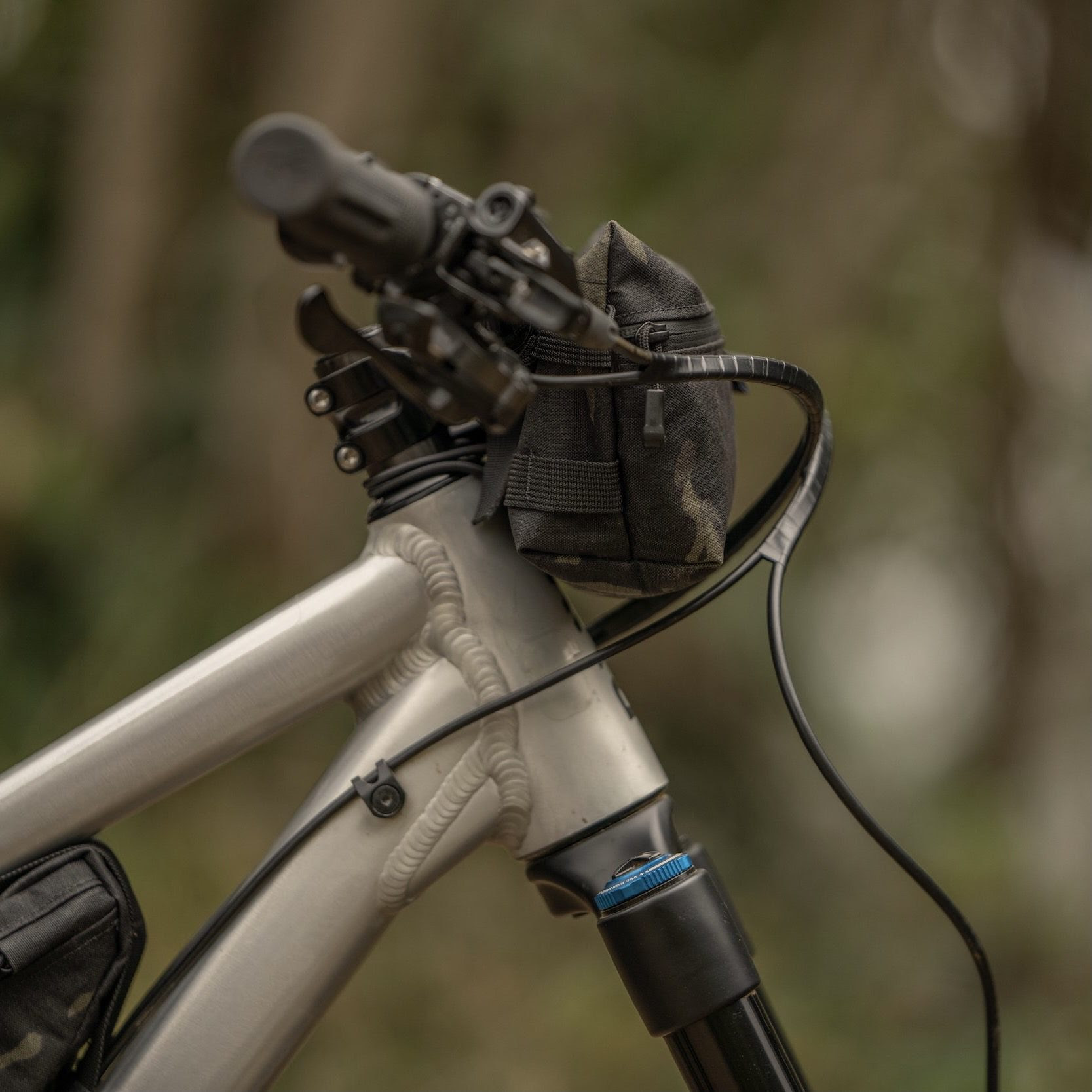 【InStock Info/入荷情報】OUTER SHELL ADVENTURE Mini Bar Bag | Circles／名古屋の自転車屋サークルズ